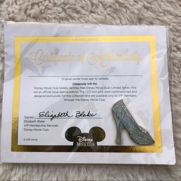 Disney | Jewelry | Disney Cinderella Vip Pin Certificate Authenticity ...